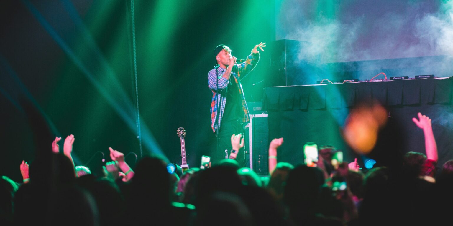 Jonas Brothers Release Live Album ‘Live from the O2 London’ – Musicians ...